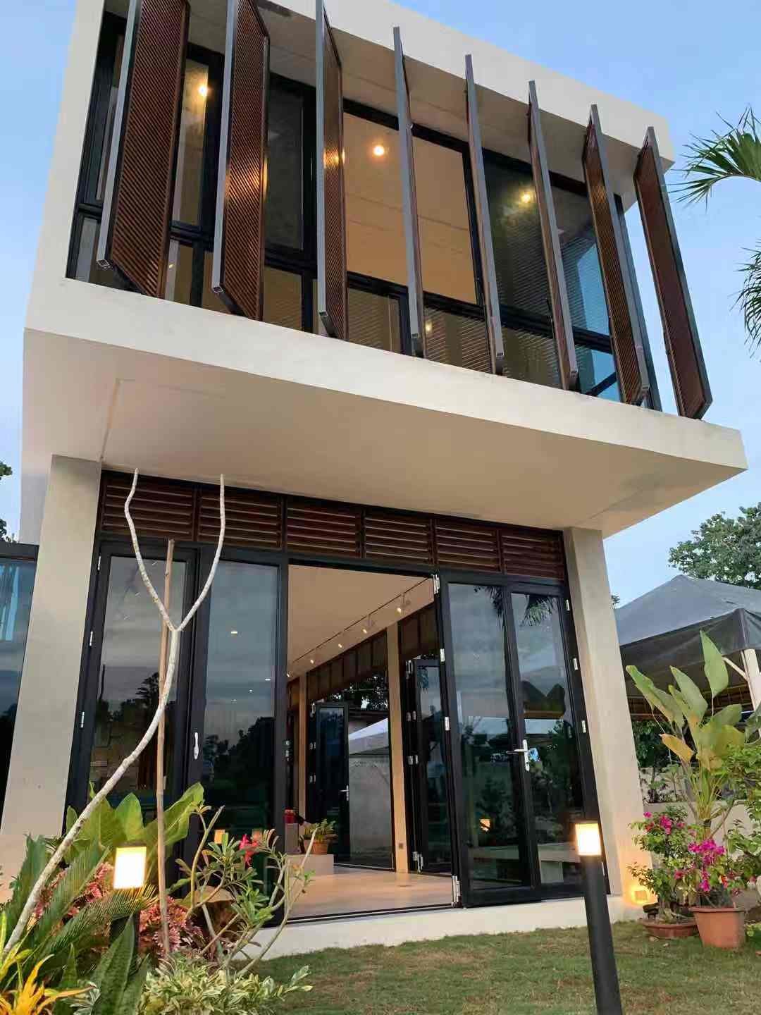 Philippines restaurant folding door case